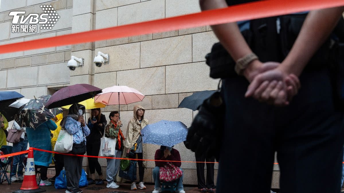 Dai Yiu-ting bị phạt 10 năm tù và Hoàng Chi Phong nhận 4 năm 8 tháng ...